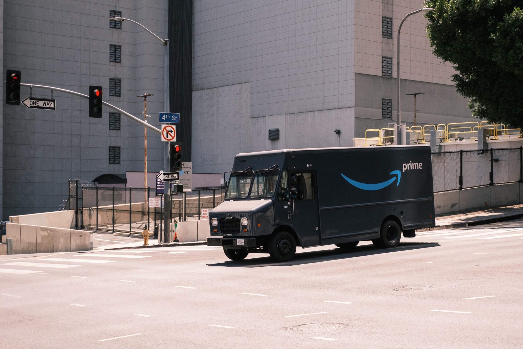 Amazon Effect: What Is It And How Does It Affect Long Haul Trucking